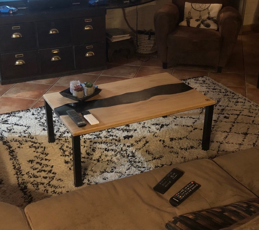 Table basse résine Epoxy Alpine – Atelier des Gônes