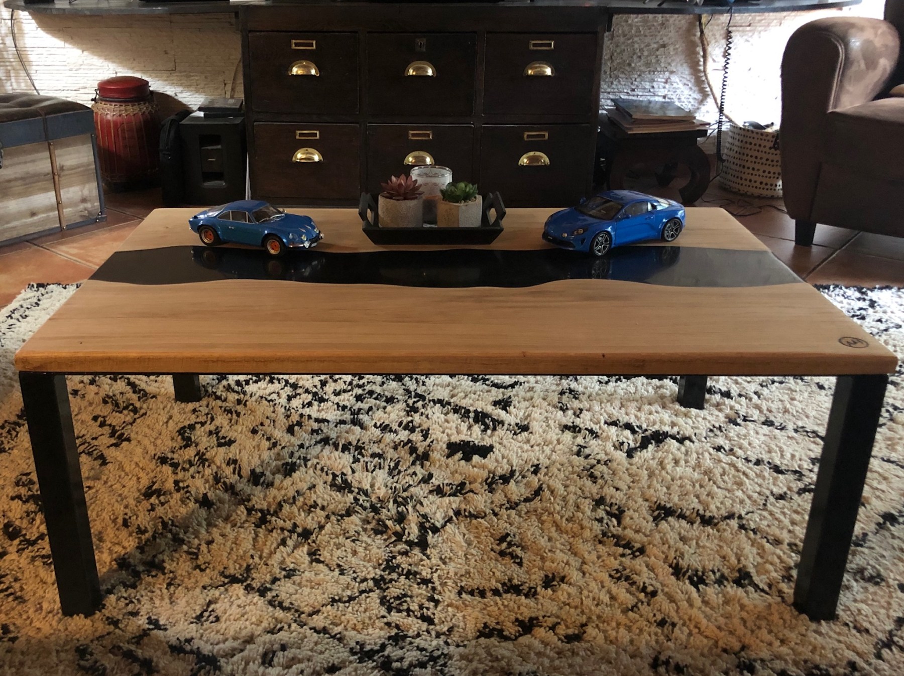 Table basse résine Epoxy Alpine – Atelier des Gônes